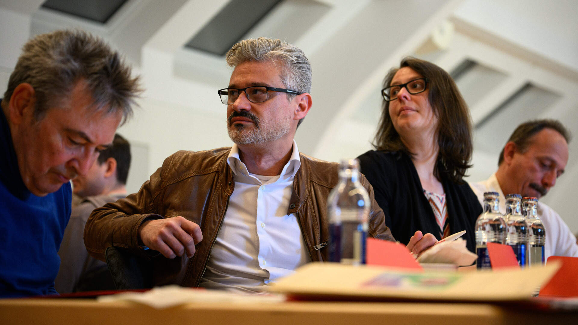 Déi Lénk: „Kommt, wir ‚verschäissen‘ Luc Friedens verlängertes ...