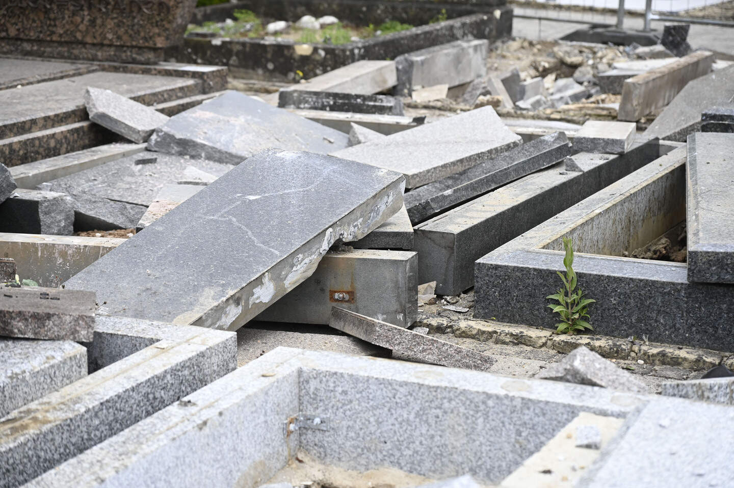 Digger rolls across Luxembourg cemetery damaging graves | Luxembourg Times