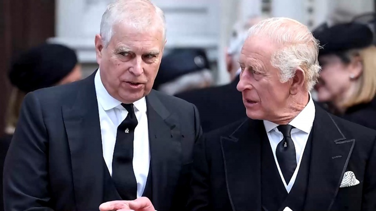 König Charles entzieht Prinz Andrew alle königlichen Titel ...